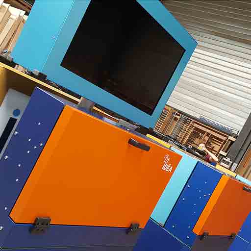 BORNES MULTIMEDIA pour IDEA /Création MÉTALOBIL design à Nantes